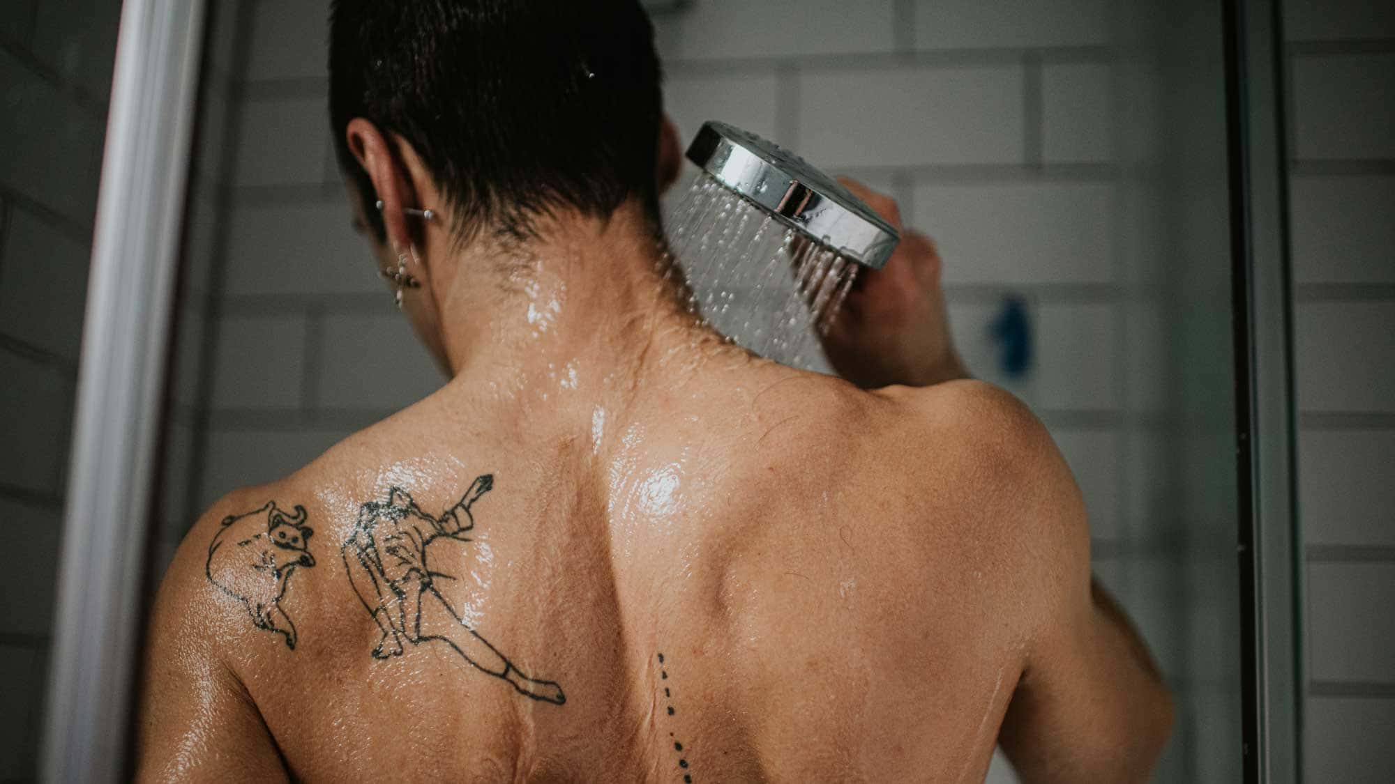 Pickel am Rücken loswerden: 9 Tipps